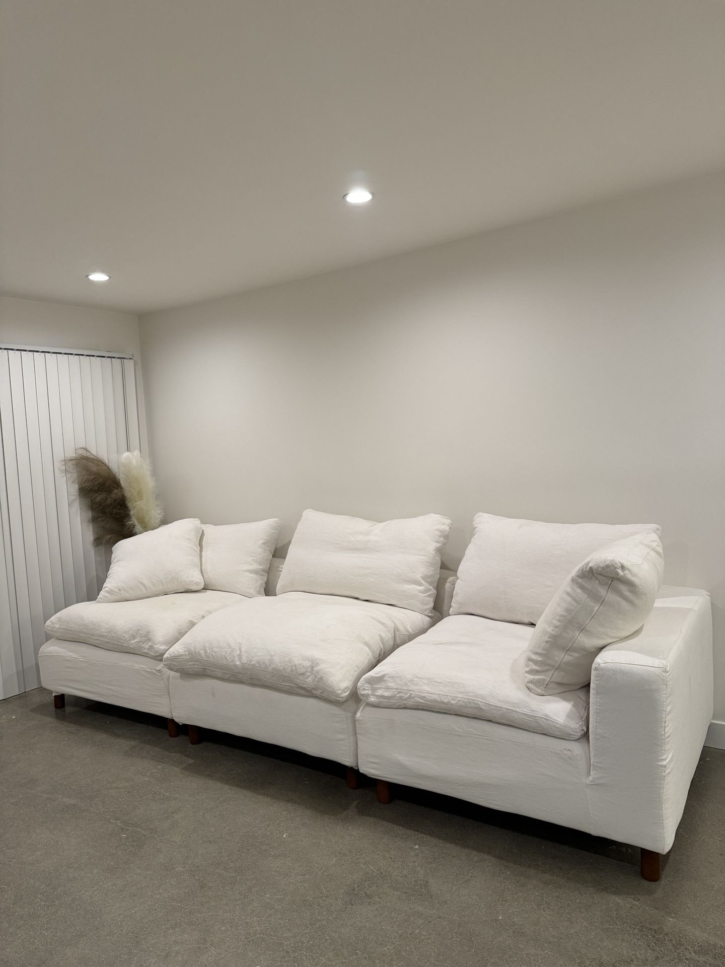 Authentic Restoration Hardware Cloud Couch for Sale in Los Angeles CA OfferUp