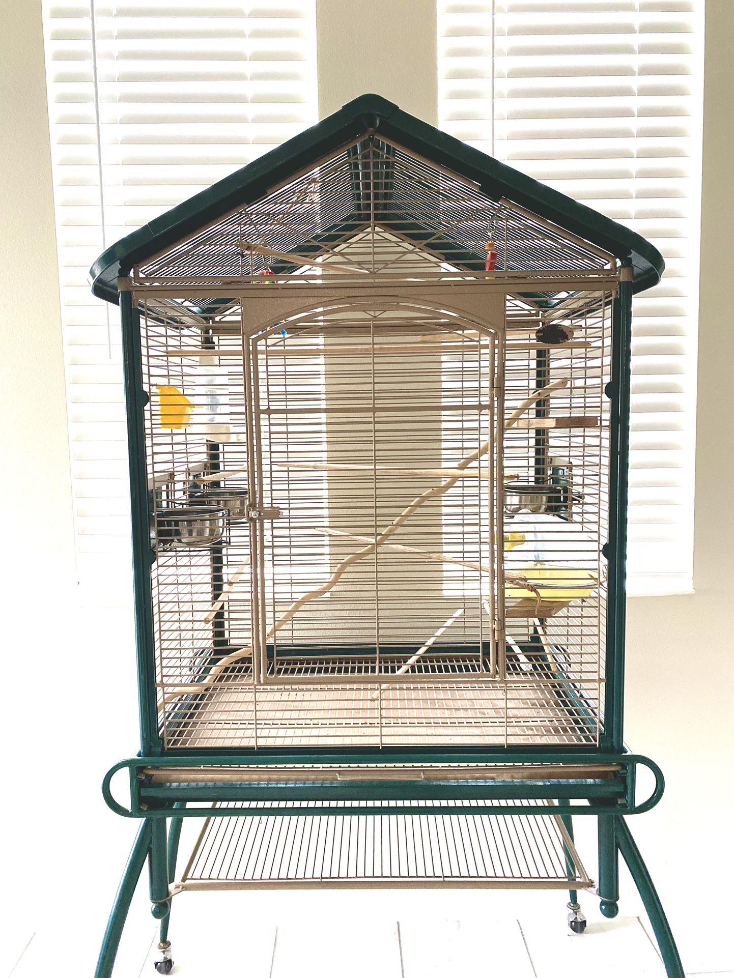 Bird Large Cage for Sale in Oviedo, FL - OfferUp