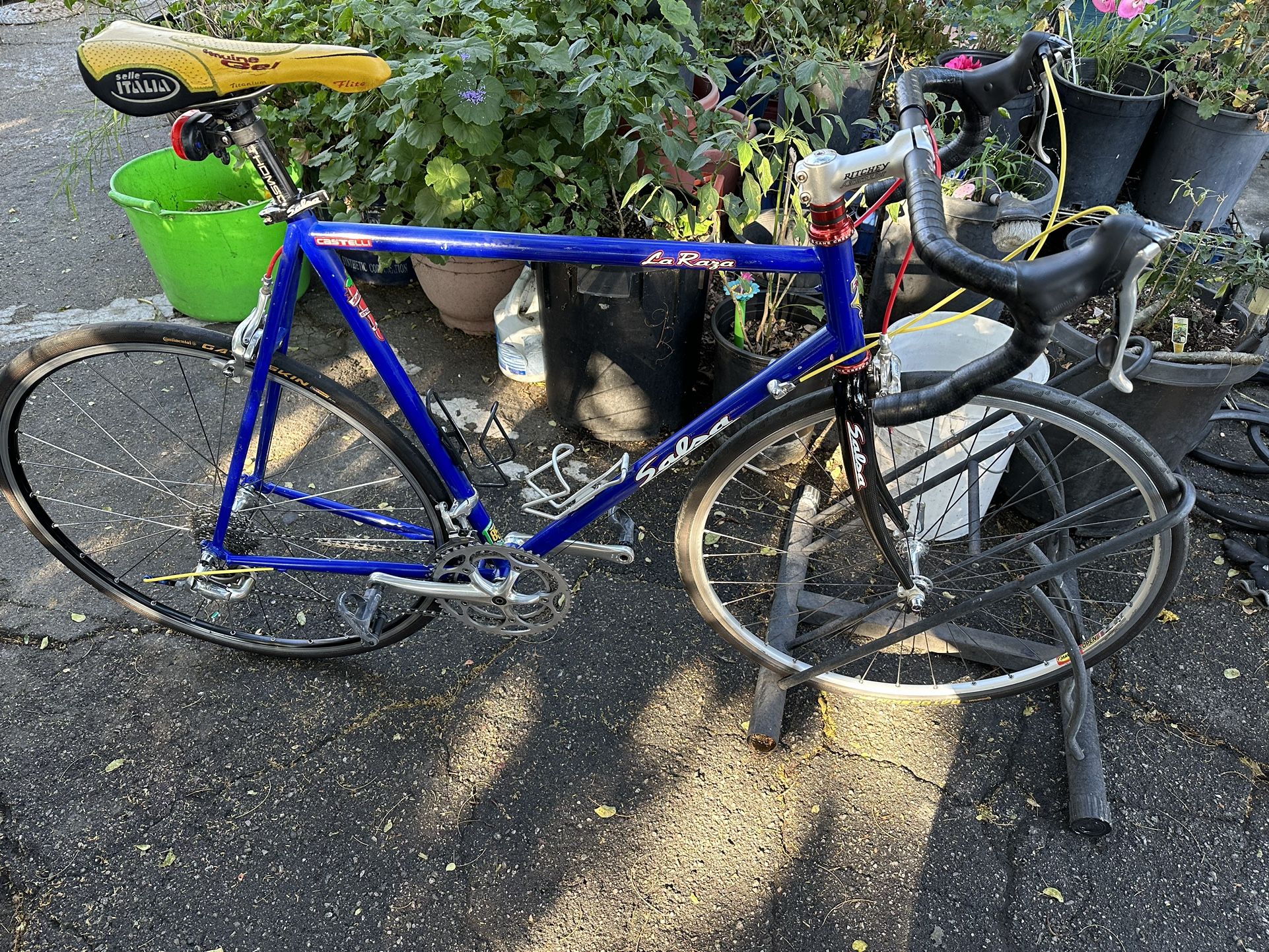 Salsa La Raza Road Bike for Sale in Los Angeles, CA - OfferUp