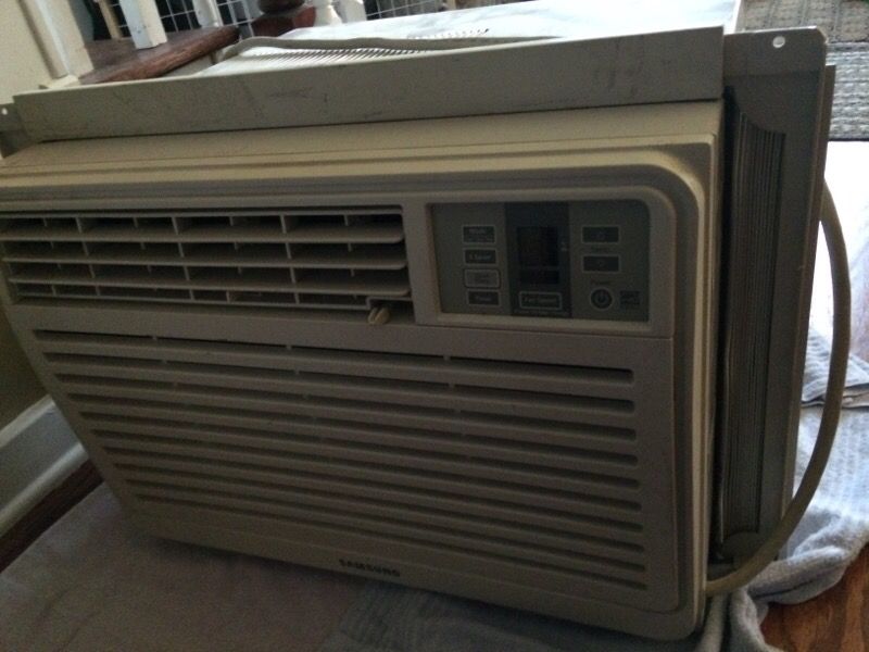 Samsung window Air Conditioner AW12ECB8 12000 BTU for Sale in Oak Lawn ...