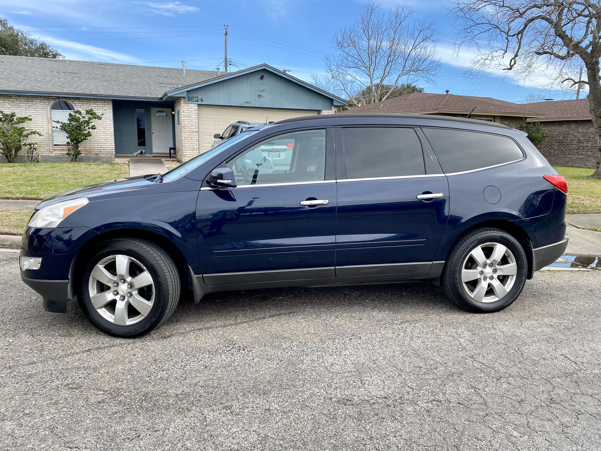 2011 Chevrolet Traverse for Sale in Portland, TX - OfferUp