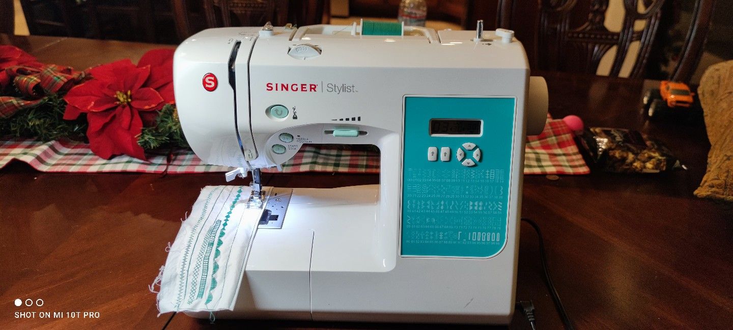 Singer Stylist for Sale in City Of Industry, CA - OfferUp