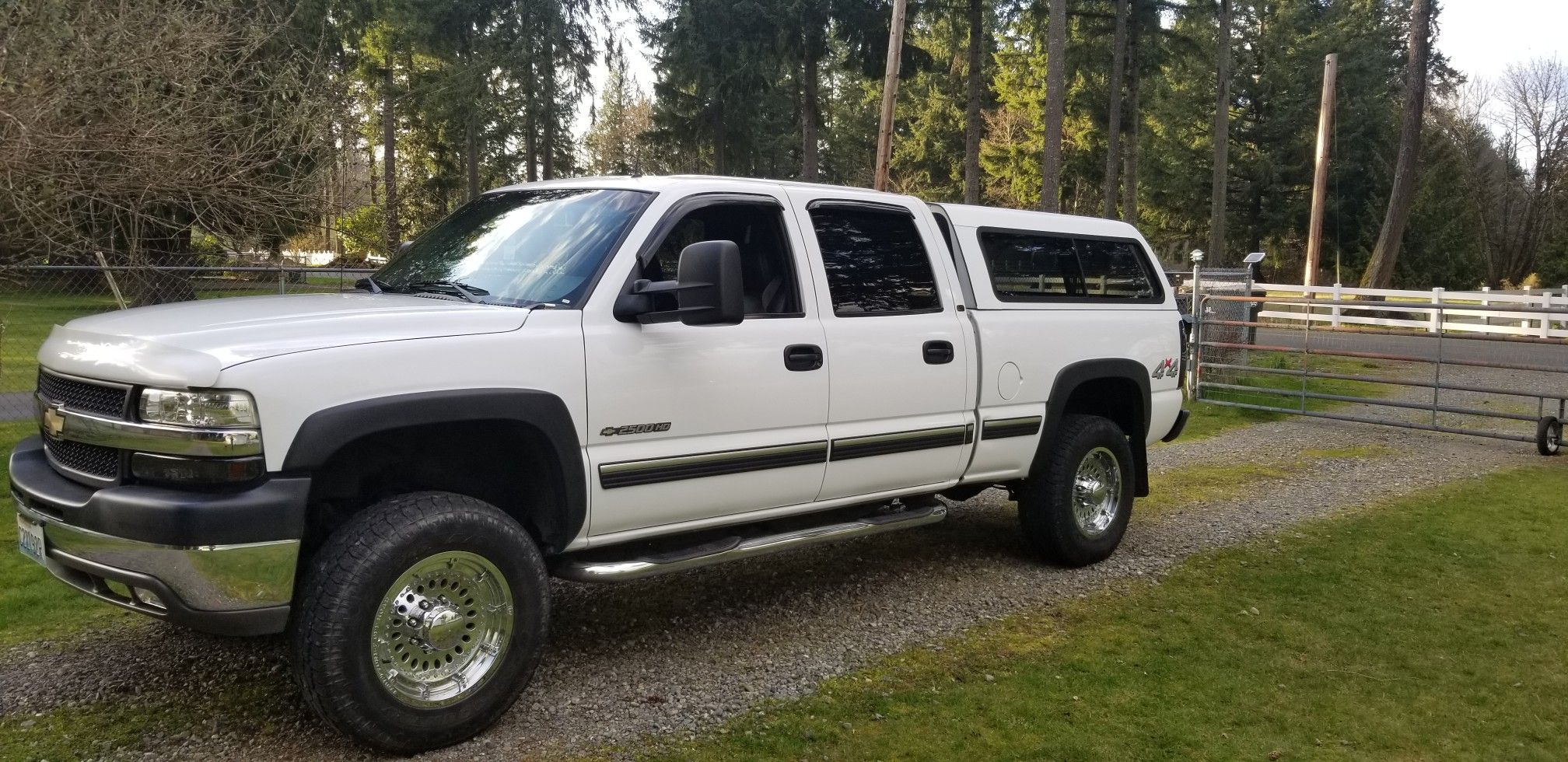 Gem top canopy 6.5 feet. Standard bed for Sale in Lacey, WA - OfferUp
