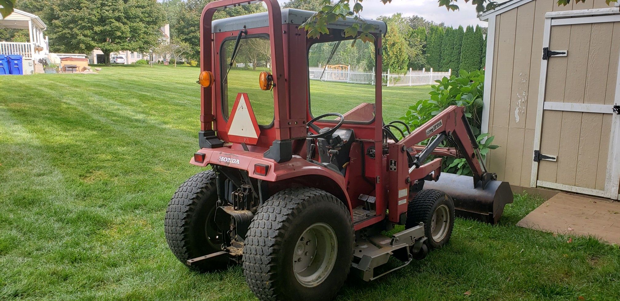 Honda H6522 Tractor with bucket loader,snow plow and 60" mower deck for ...