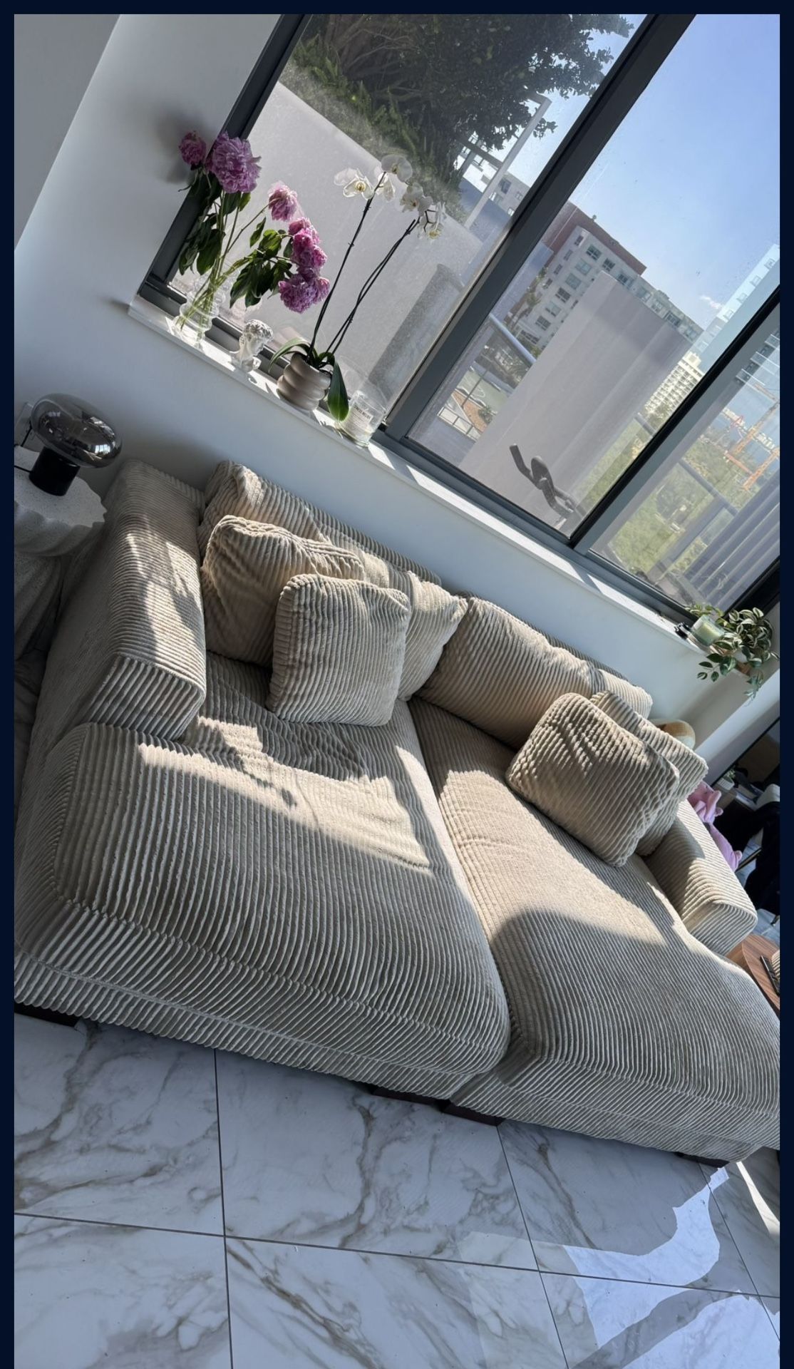 Wayfair square arm sofa for Sale in Miami, FL - OfferUp