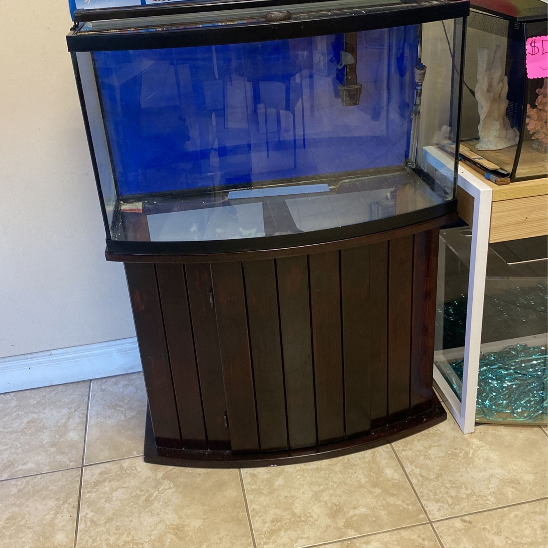 46 Gallon Bow Front for Sale in Miami, FL - OfferUp