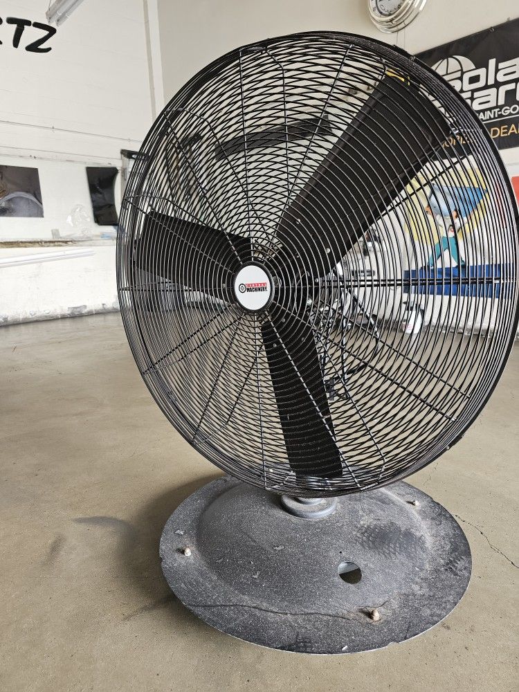 32" Central Machinery Fan for Sale in Oxnard, CA - OfferUp