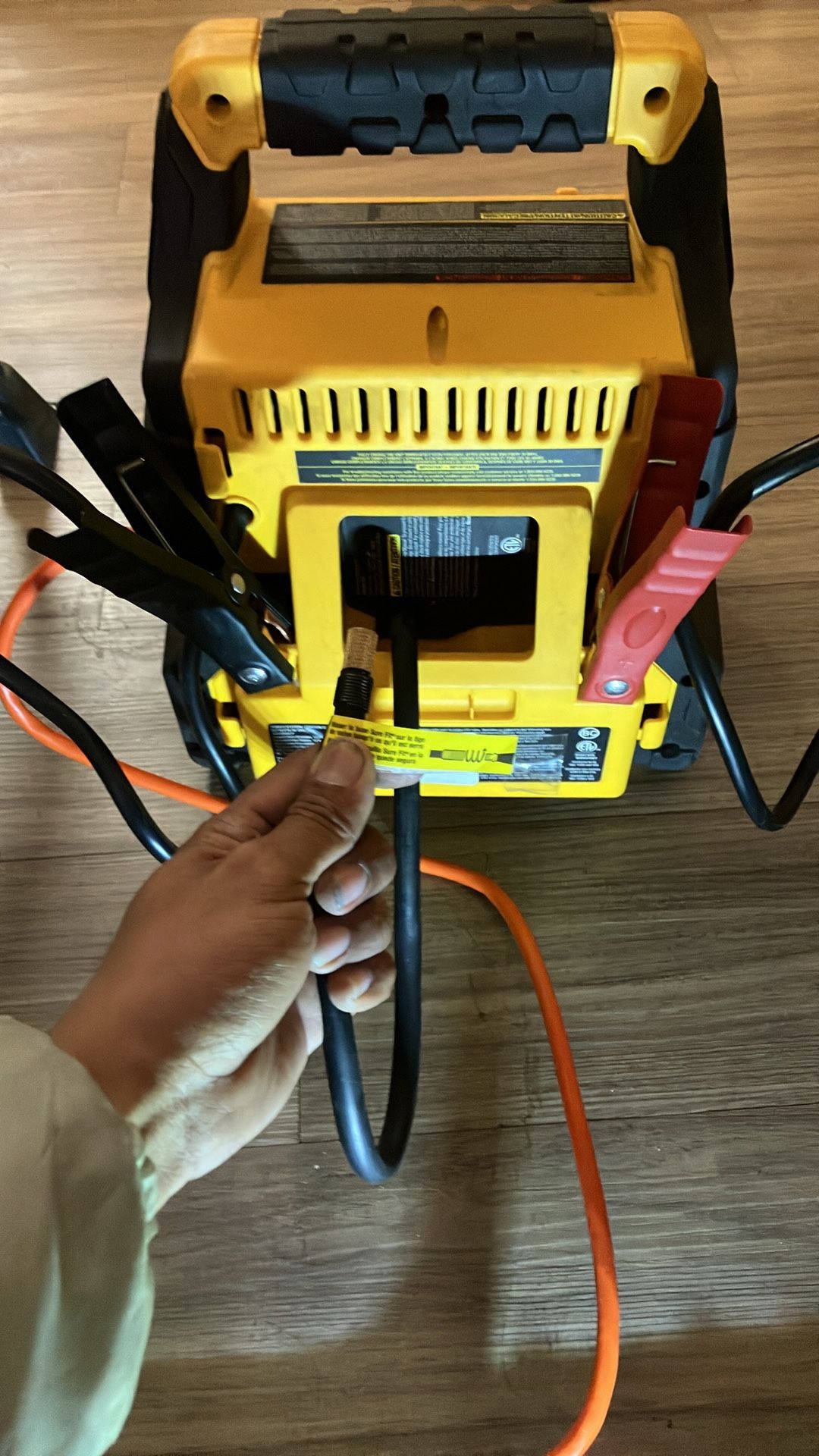 Cat Portable Charger Station ,station Portable De Luz for Sale in North ...