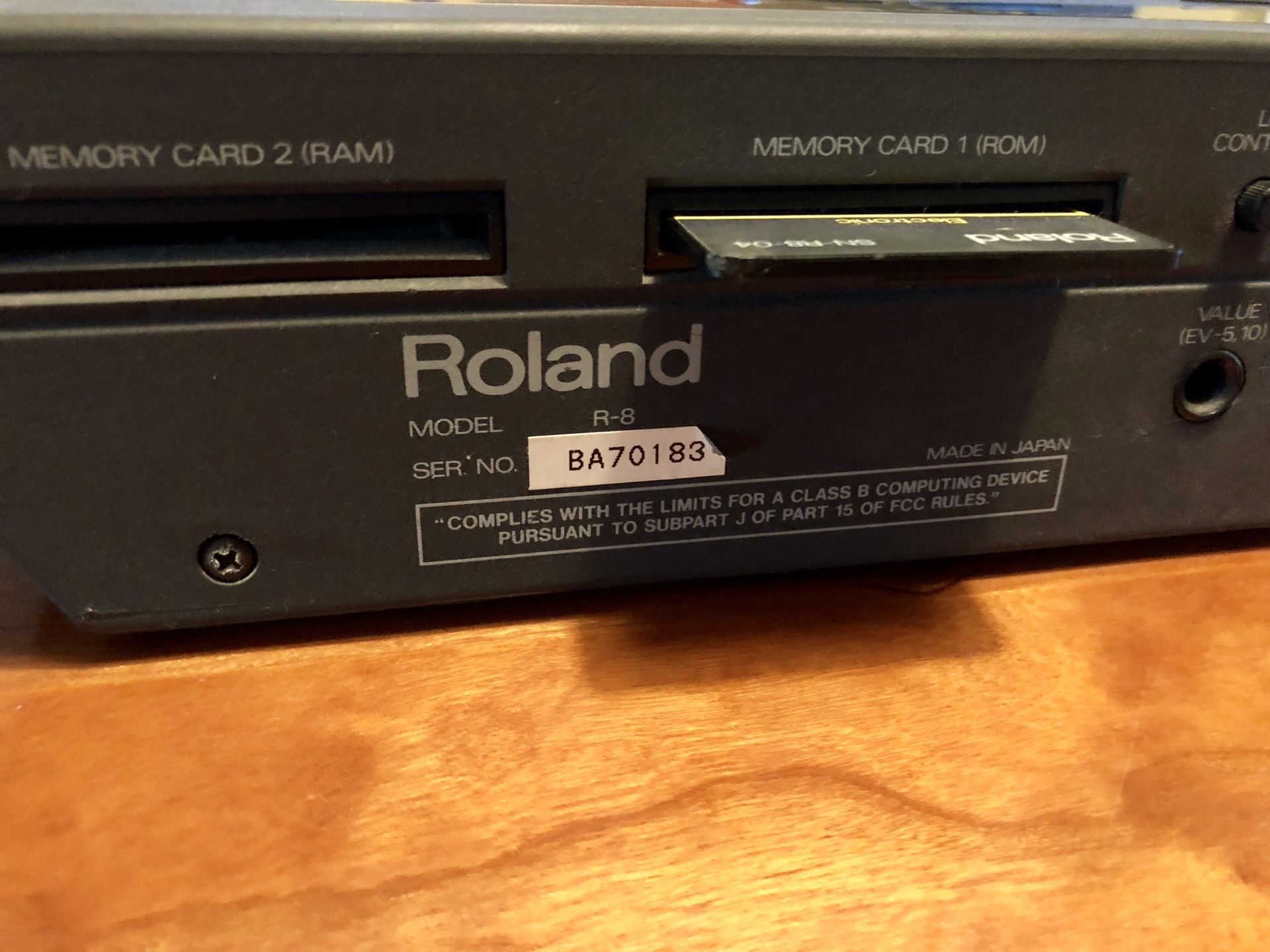 Roland R8 Drum Machine with Power Supply, Manual and Sound Cards for ...