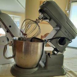 Viking Professional Stand Mixer 1000 Watts for Sale in Gig Harbor, WA ...