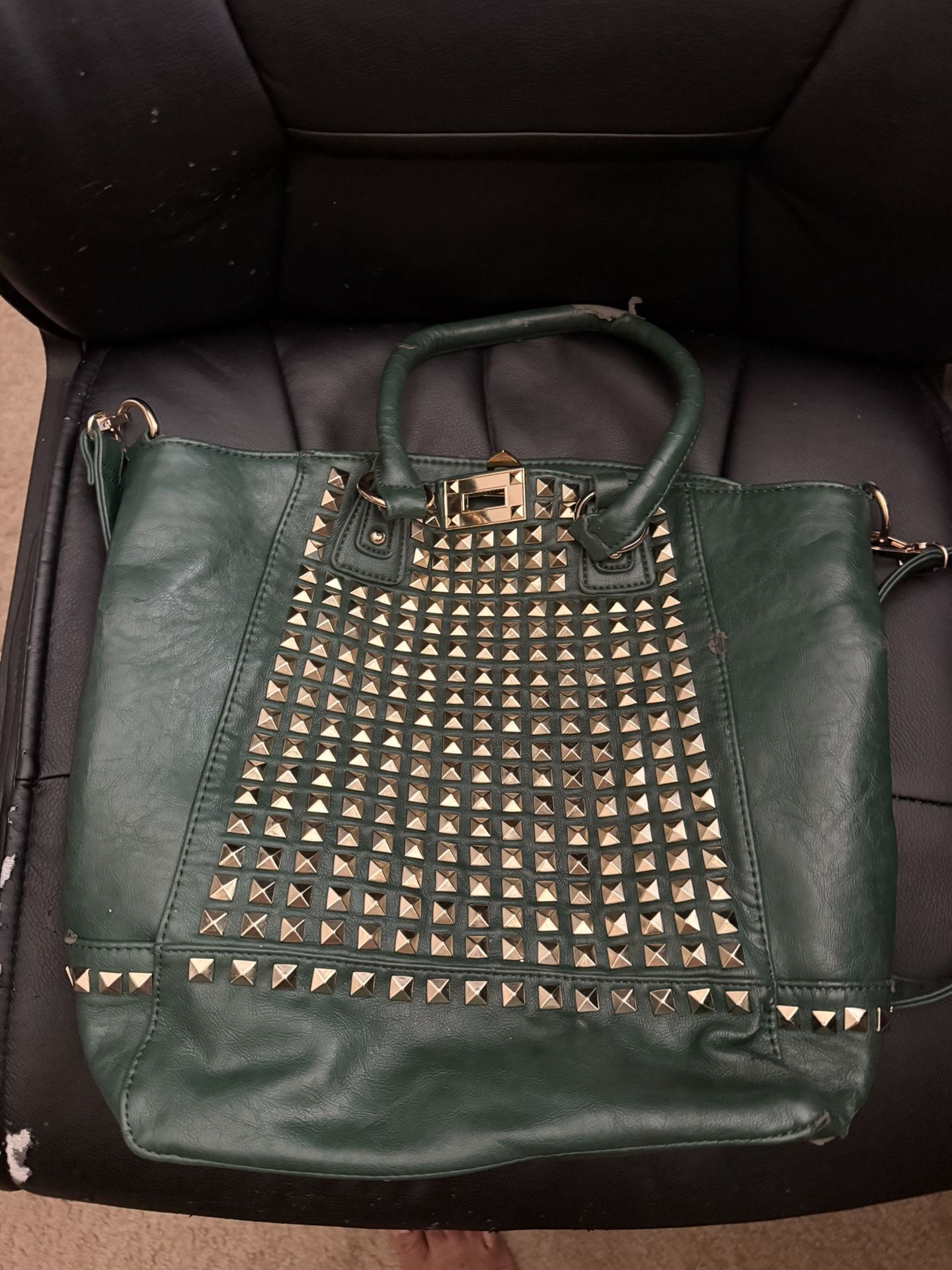 Hunter Green Purse for Sale in Quartz Hill, CA - OfferUp