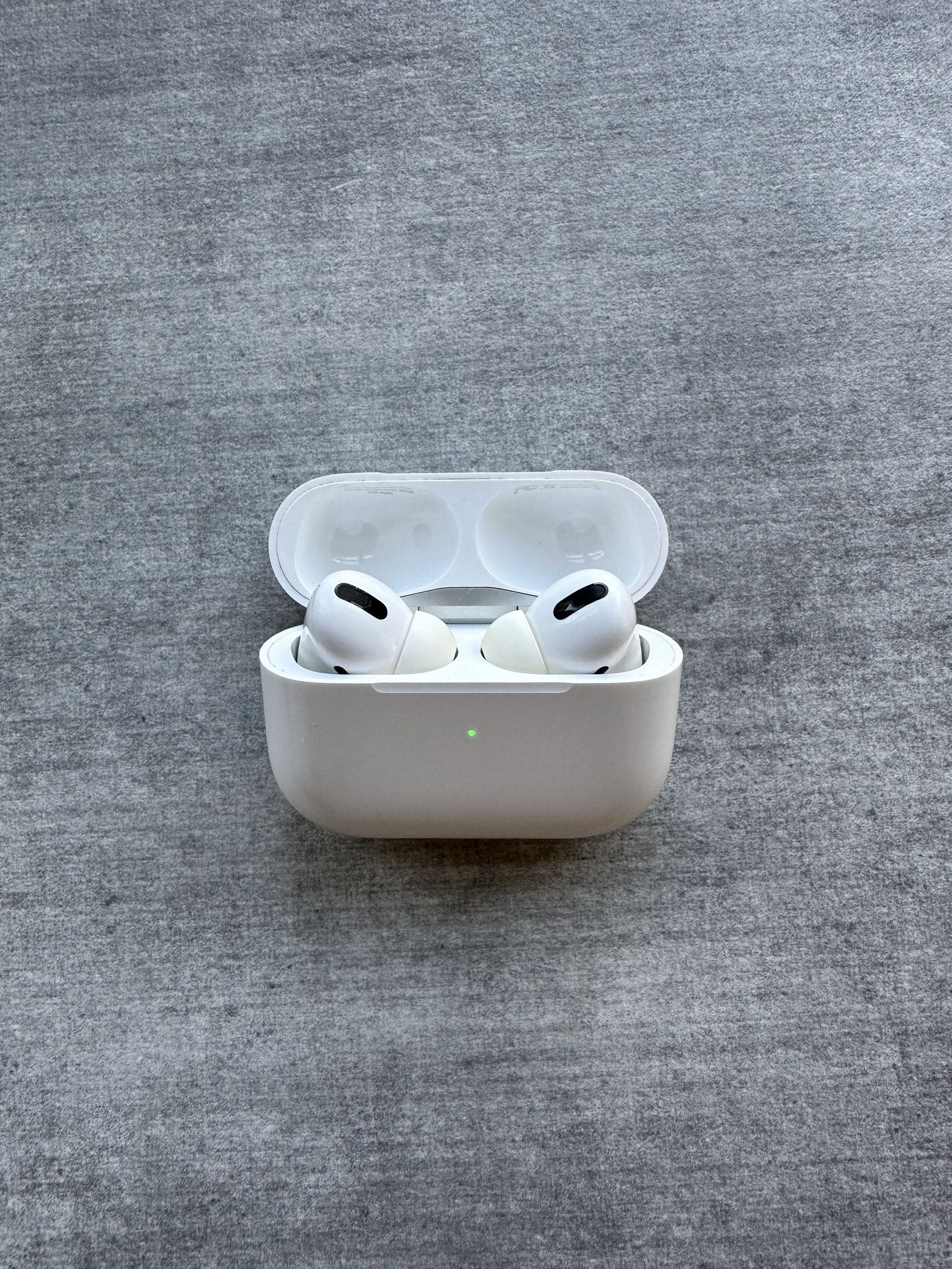 AirPods Pro with Wireless Charging Case for Sale in Austin, TX - OfferUp