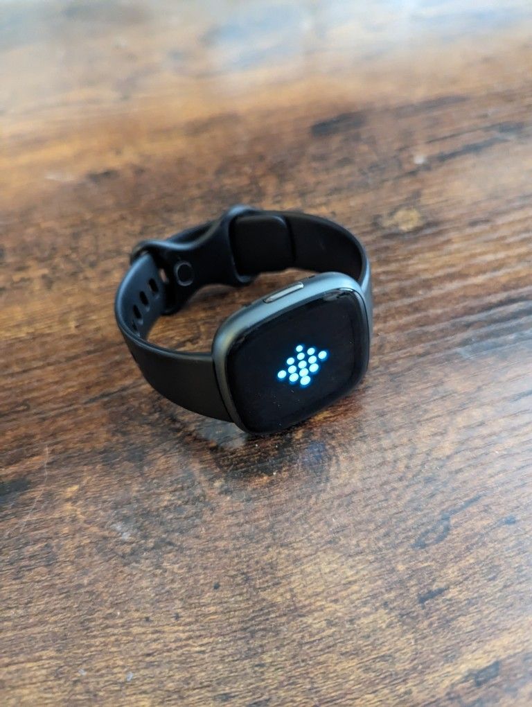 Fitbit - Versa 4 (2022) for Sale in Mesa, AZ - OfferUp