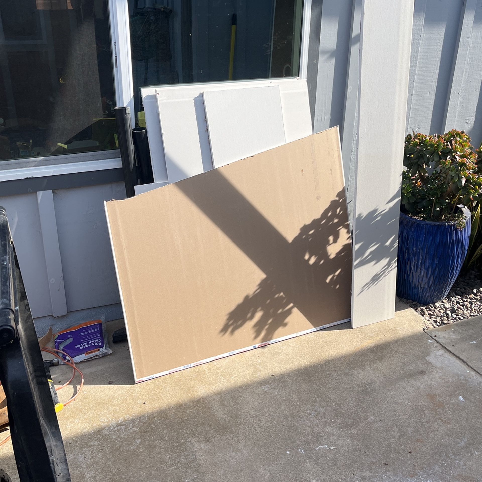 (FREE) 5/8” Firecode Drywall Scraps for Sale in San Diego, CA - OfferUp