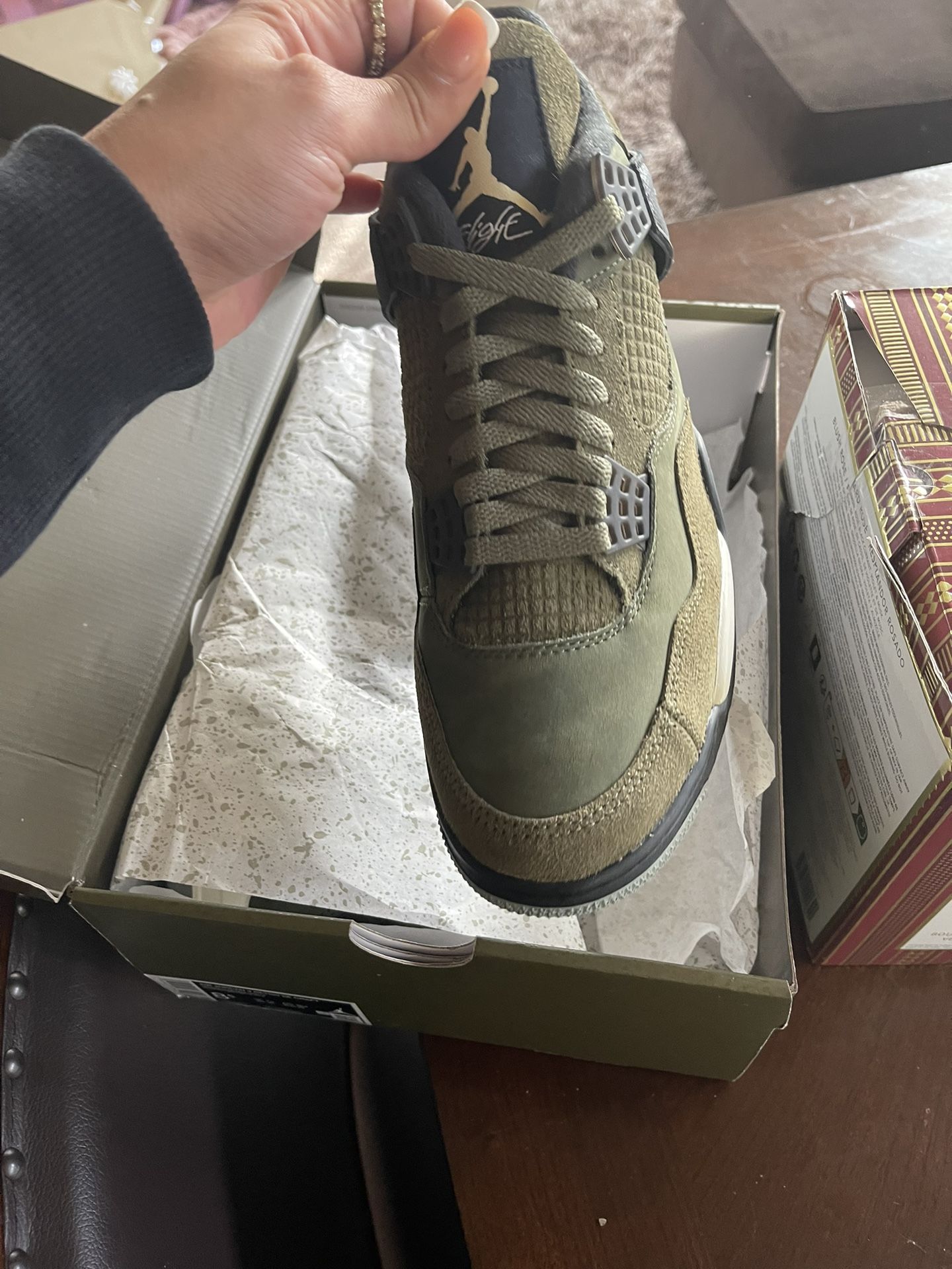 Size 9 retro Olive 4s for Sale in Covington, WA - OfferUp
