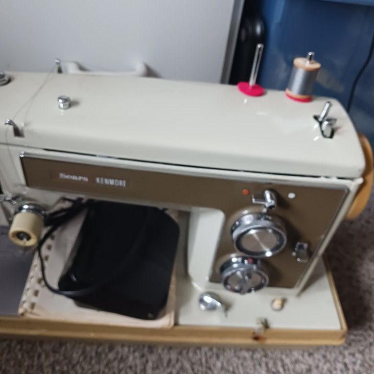 Kenmore Zig-zag Sewing Machine for Sale in Los Osos, CA - OfferUp