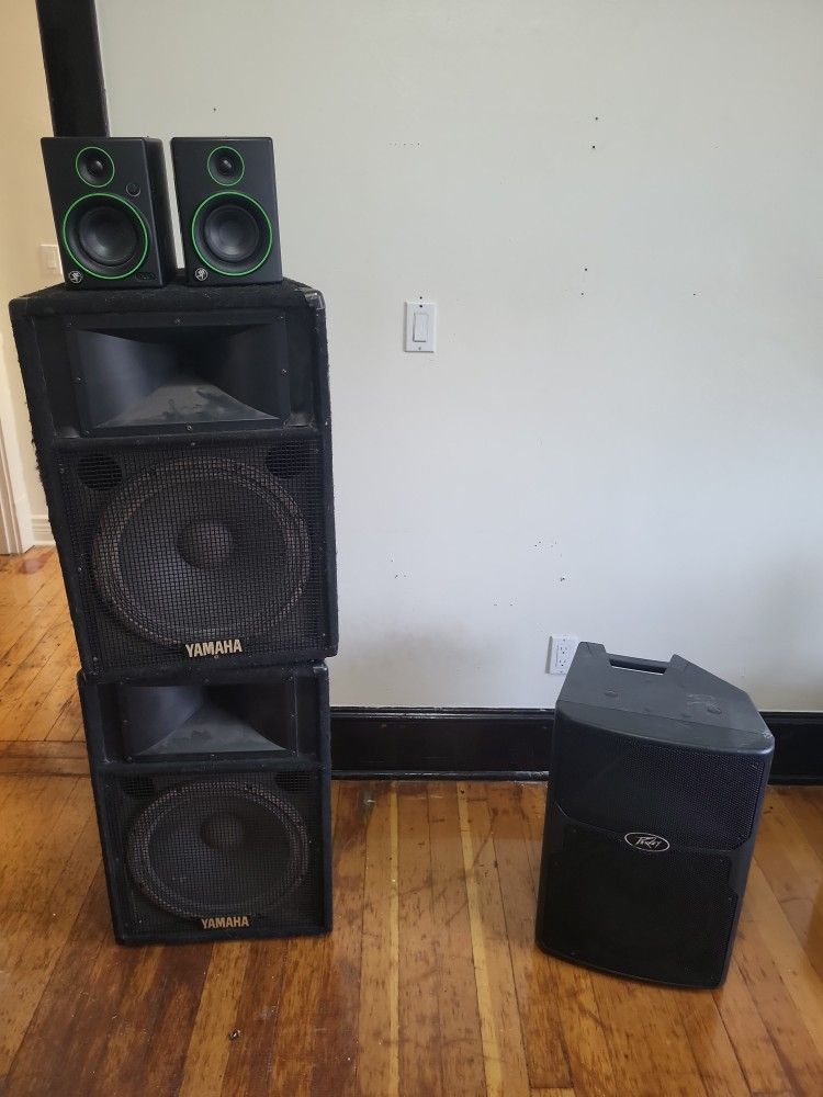 Speakers! Urgently Selling! for Sale in Seattle, WA - OfferUp