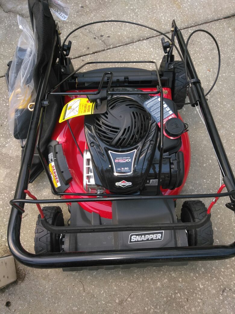 Snapper 12a-a2be707 lawnmower for Sale in Lutz, FL - OfferUp