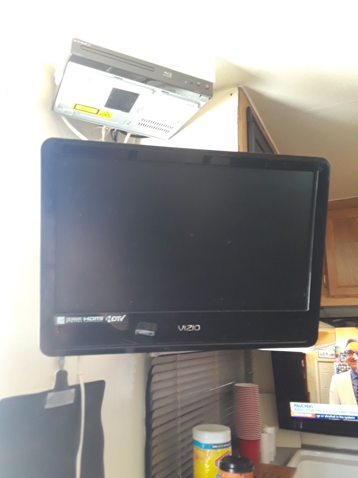 18 inch vizio tv for Sale in Long Beach, CA - OfferUp