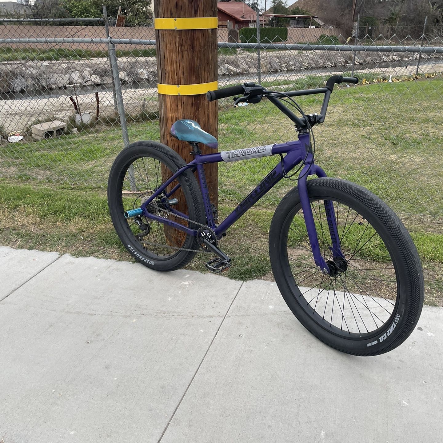 Throne Purple Soda for Sale in Bakersfield, CA - OfferUp