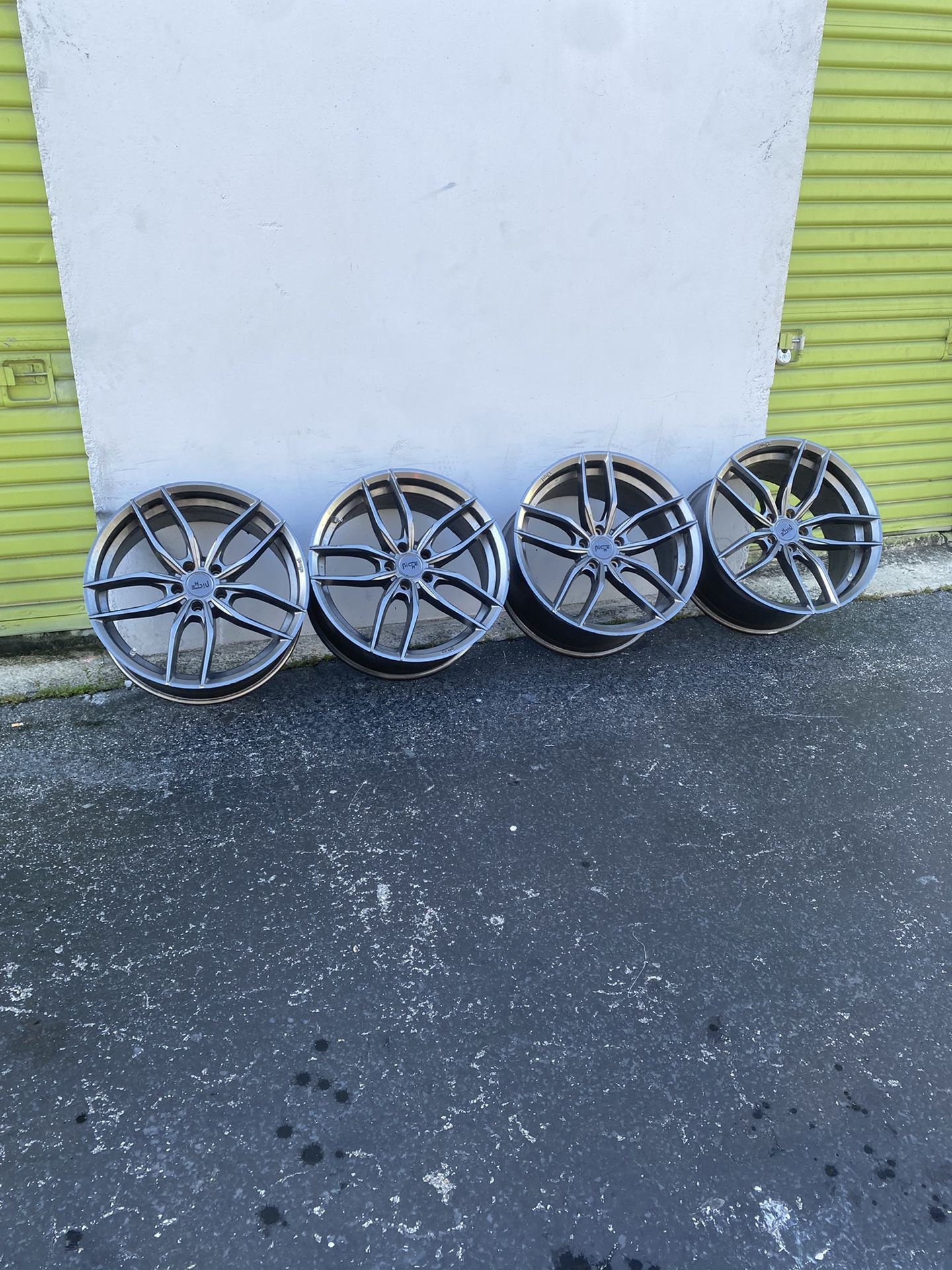 20 Inch Staggered Niche M209 5x114.3 Rims for Sale in Hialeah, FL - OfferUp