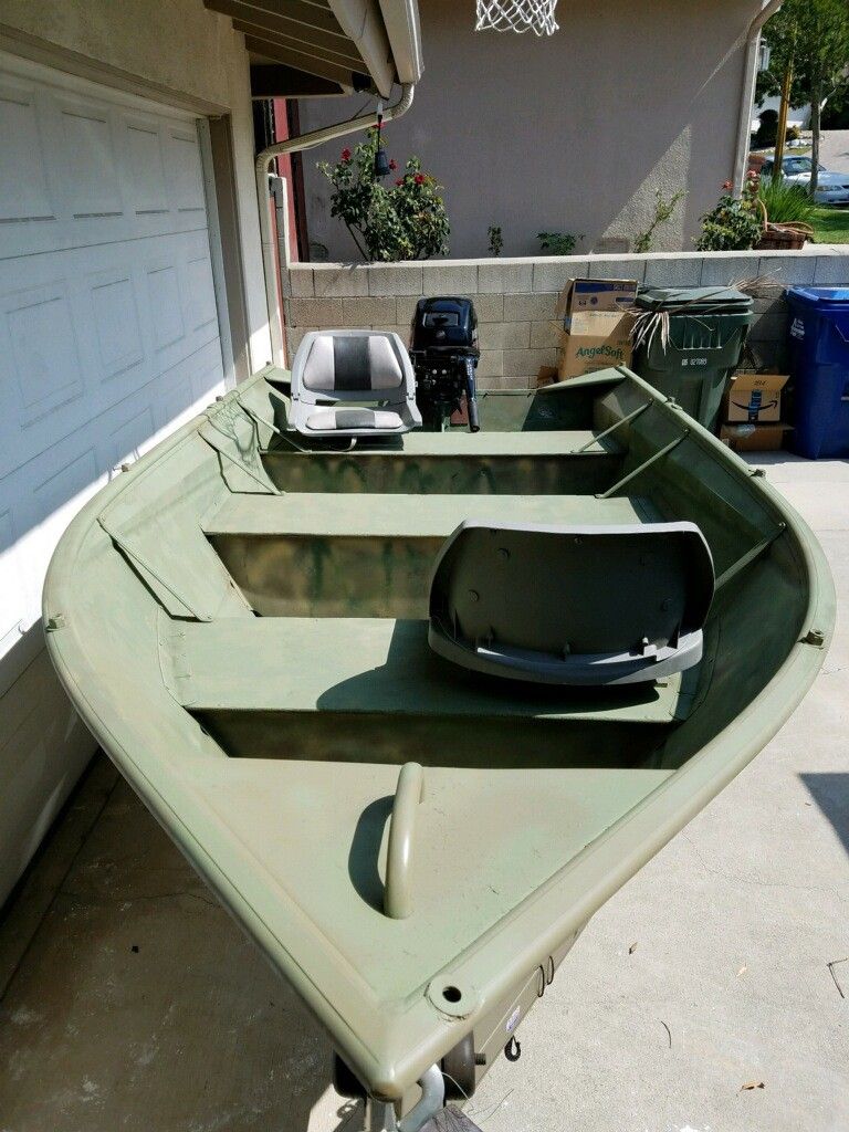 12 ft. VALCO Aluminum boat with 20Hp Mercury motor and New trailer for ...