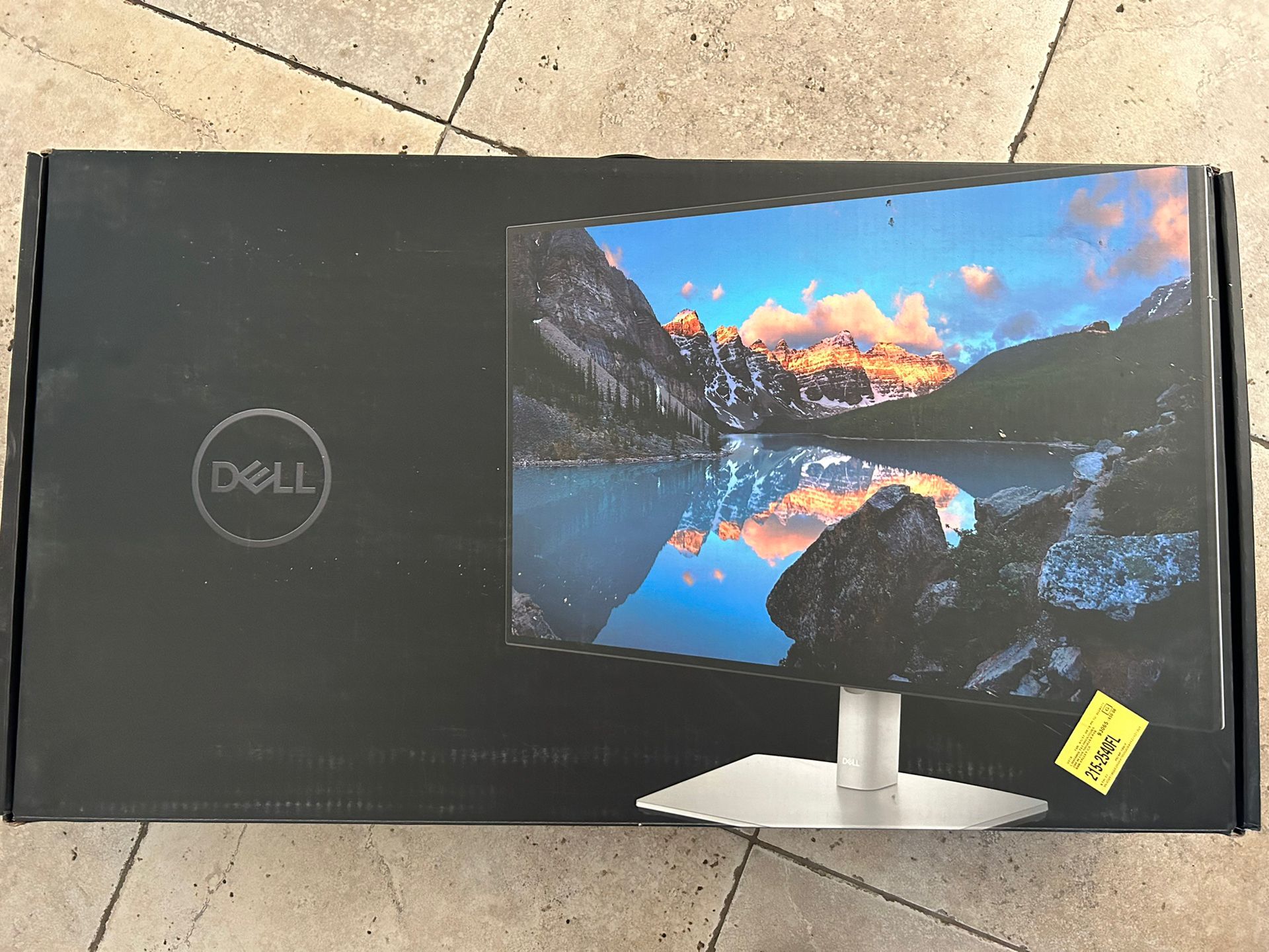 Dell UltraSharp 27 Monitor (U2722D) 27-inch QHD- BNIB for Sale in Simi ...