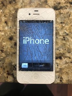 Broken White Iphone 4 Screen
