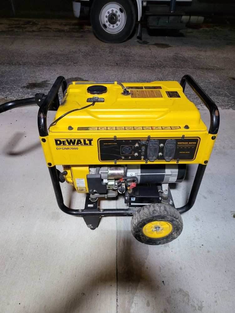 De Walt Genarator GNR7000 for Sale in Dallas, TX - OfferUp
