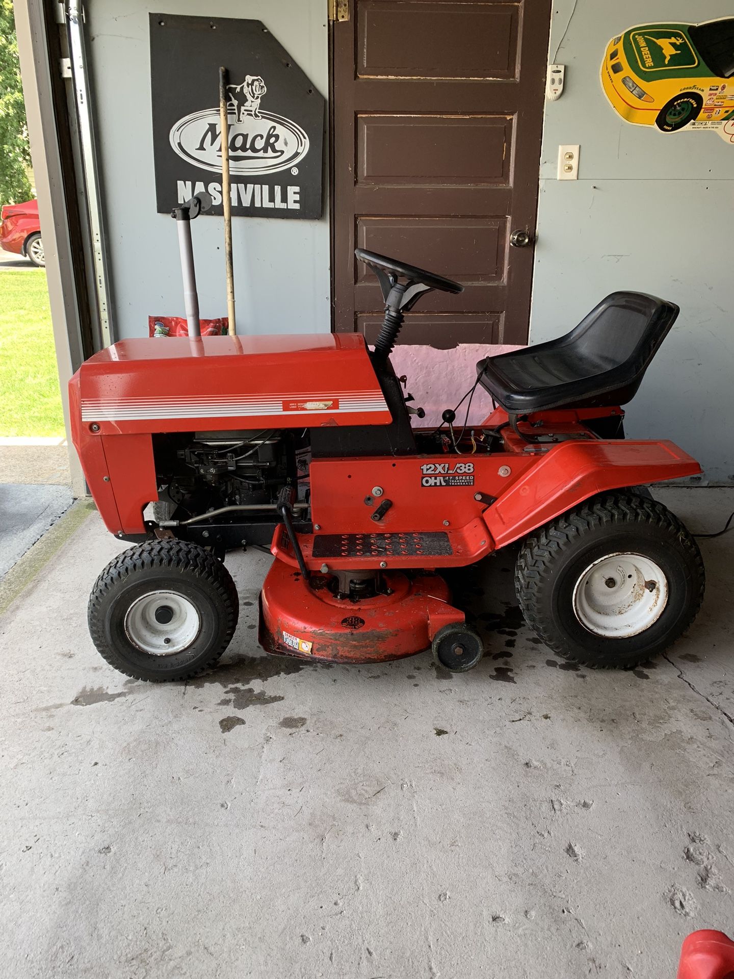 Montgomery Ward Lawn Tractor for Sale in Homer Glen, IL - OfferUp