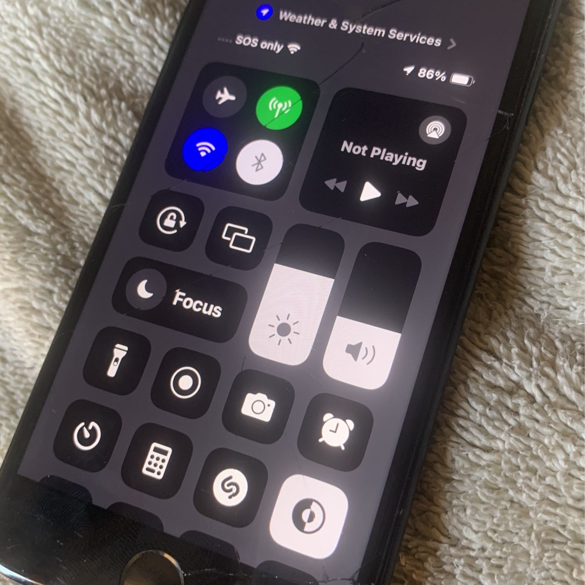 Verizon iPhone SE w/battery Issue for Sale in Phoenix, AZ - OfferUp