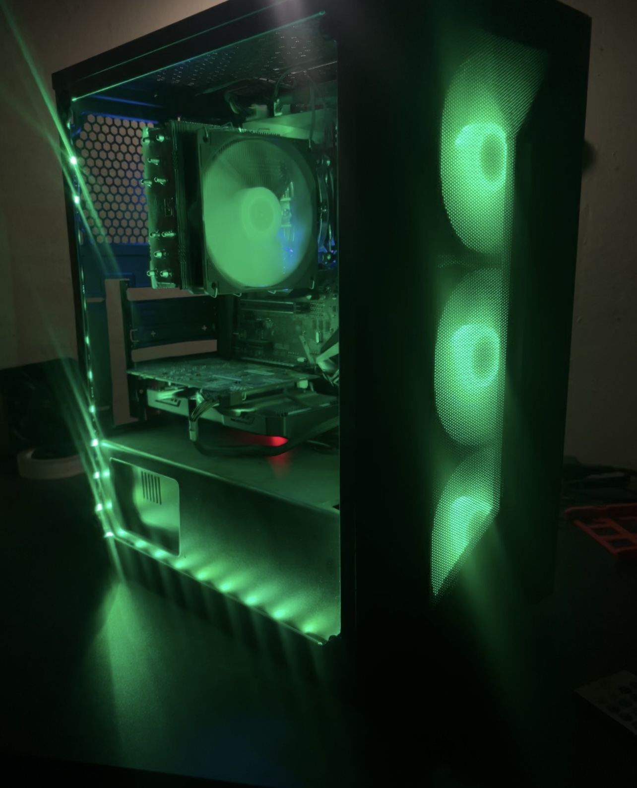 Cool Custom Gaming Pc for Sale in Riverside, CA - OfferUp