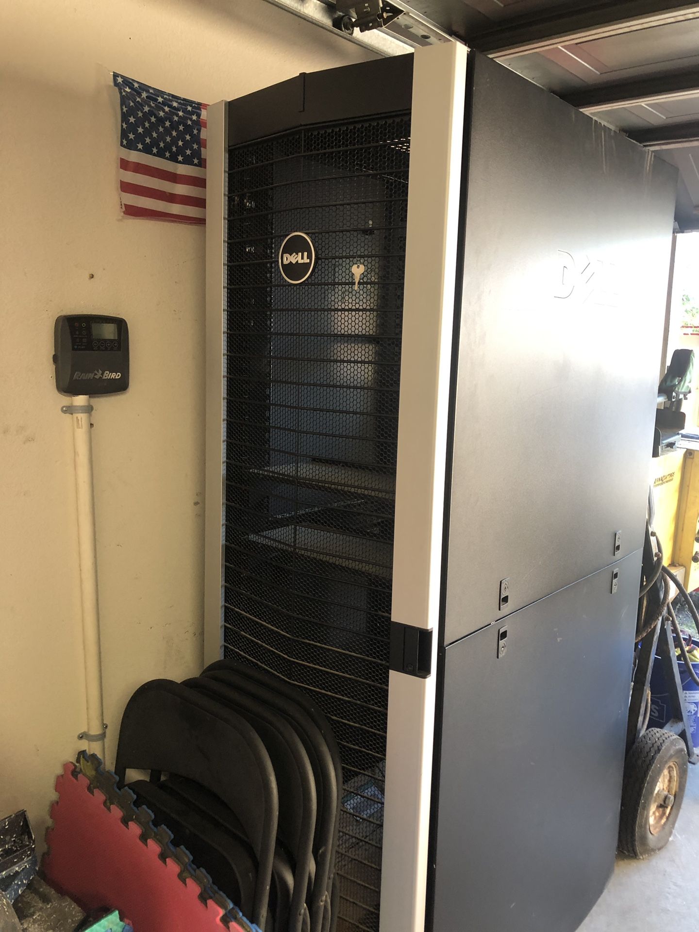 42U DELL Server Rack with side panels and wheels for Sale in Allen, TX ...