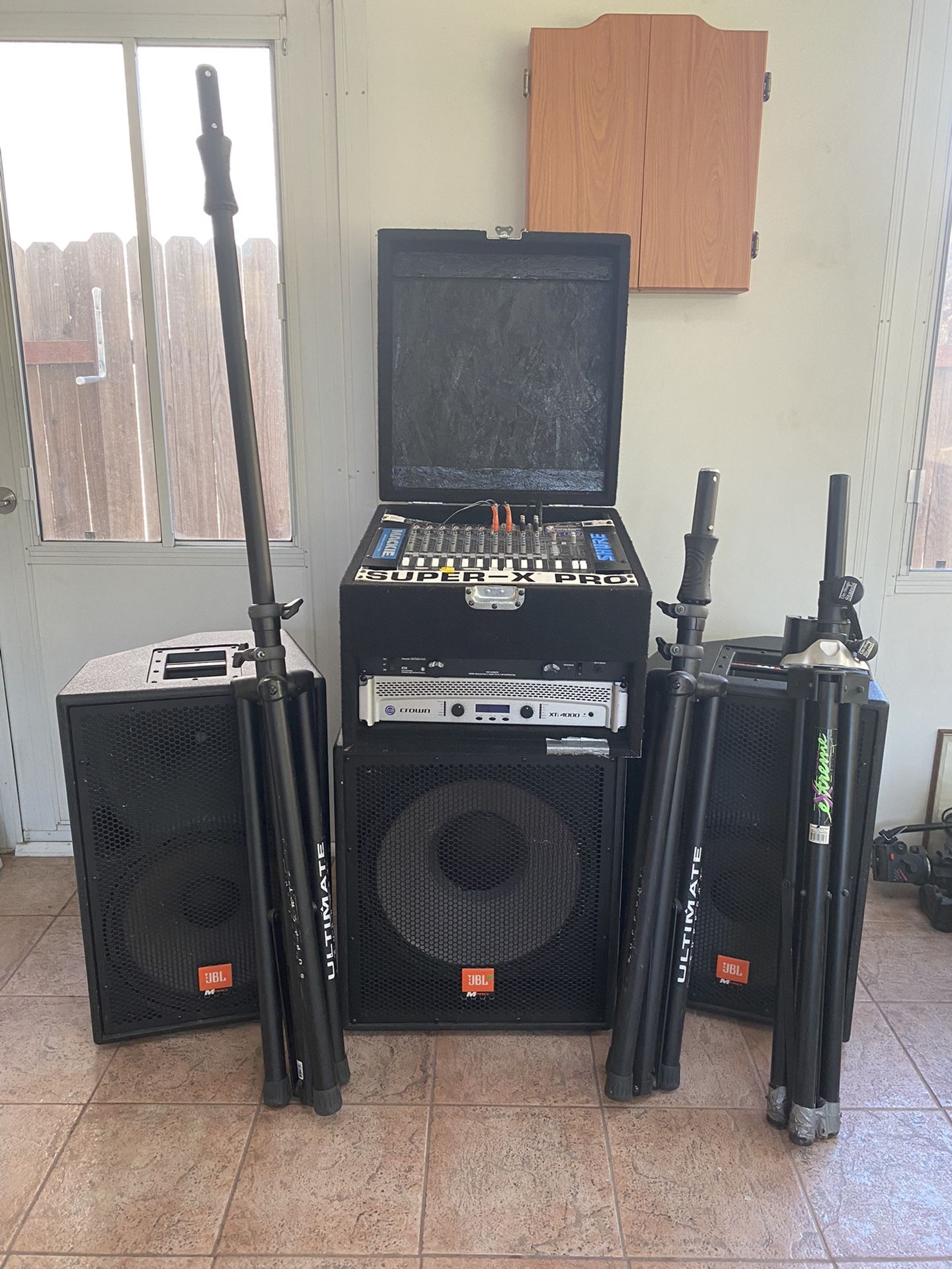 JBL MPro Speakers & Crown Amplifier XTi 4000 for Sale in Riverside, CA ...