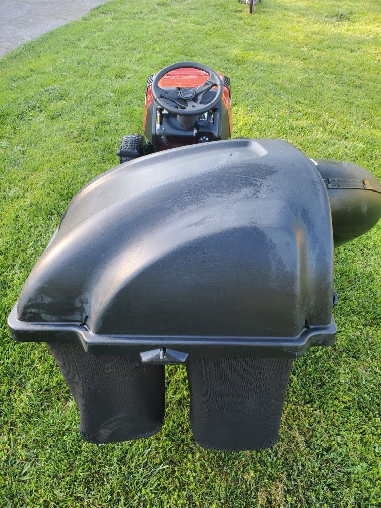 Craftsman 42 Inch Riding Lawn Mower With Bagger System for Sale in ...