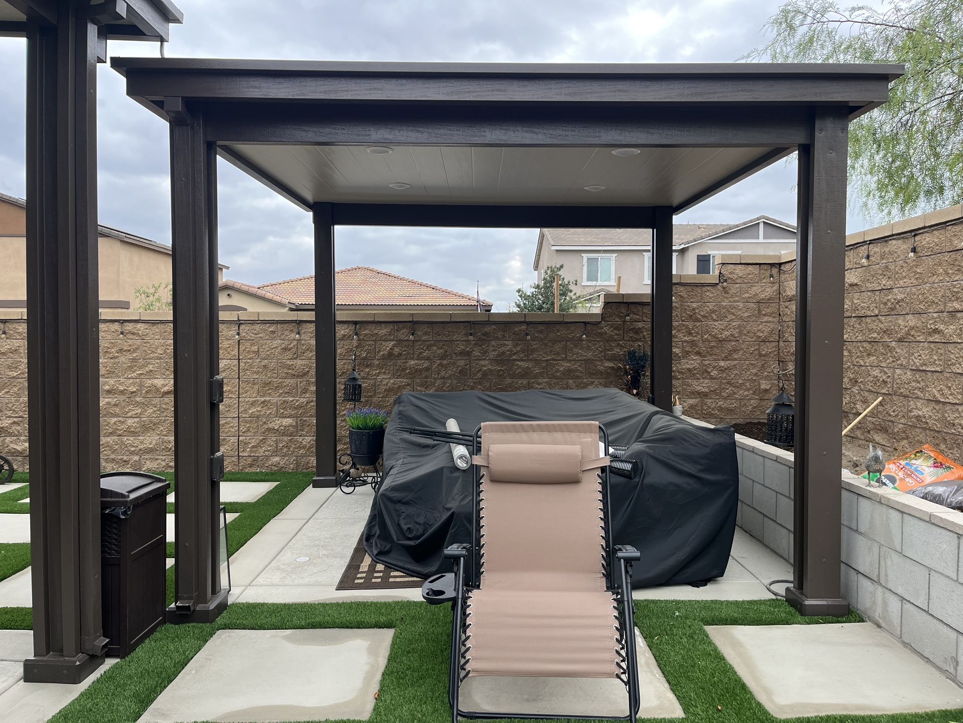 12x12 BBQ ALUMA COVER for Sale in Menifee, CA - OfferUp