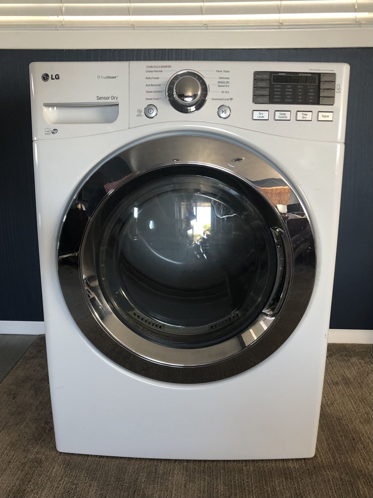 Large LG Electric Dryer White - LG DLEX3370 for Sale in Tacoma, WA ...