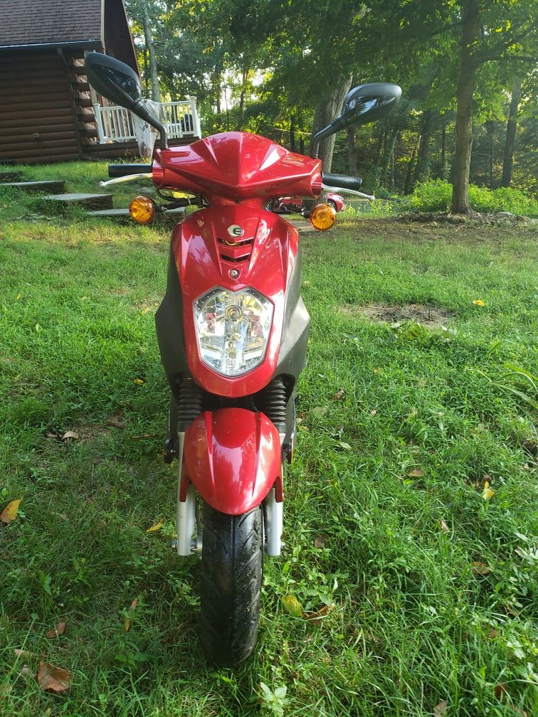 E-ton Sport 50 Scooter for Sale in Seymour, CT - OfferUp