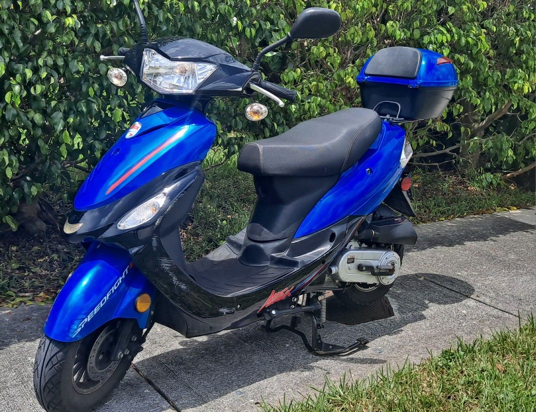 2021 Tao Tao Scooter 7k Miles Moped for Sale in Miramar, FL - OfferUp