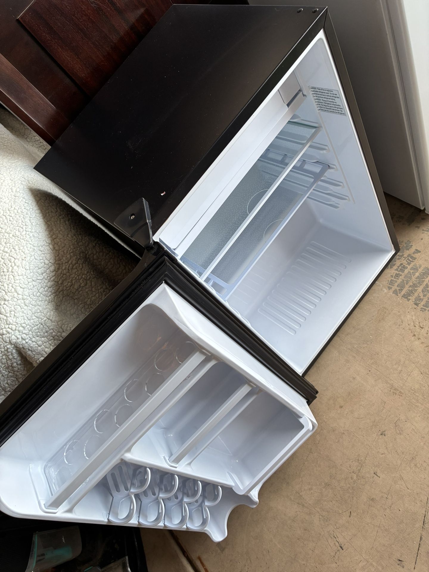 Mini Fridge for Sale in Buckeye, AZ - OfferUp