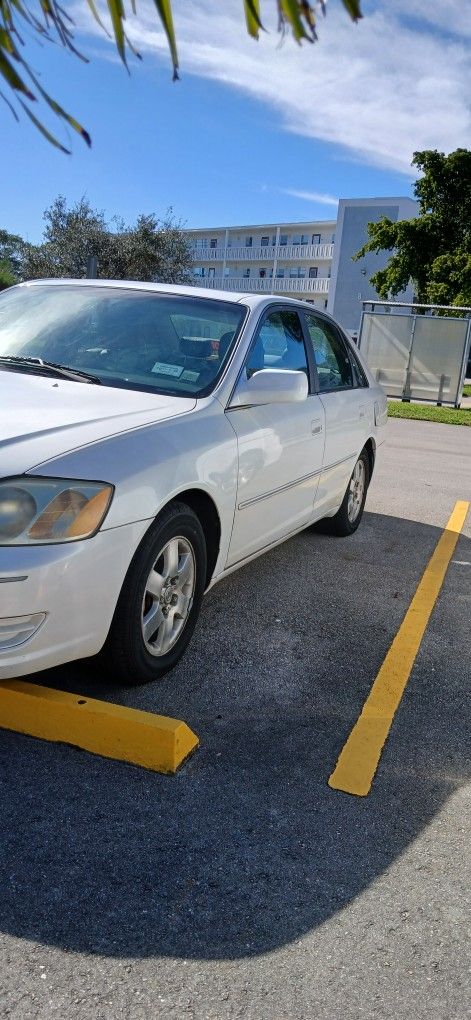 TOYOTA AVALON, $3950 for Sale in Deerfield Beach, FL - OfferUp