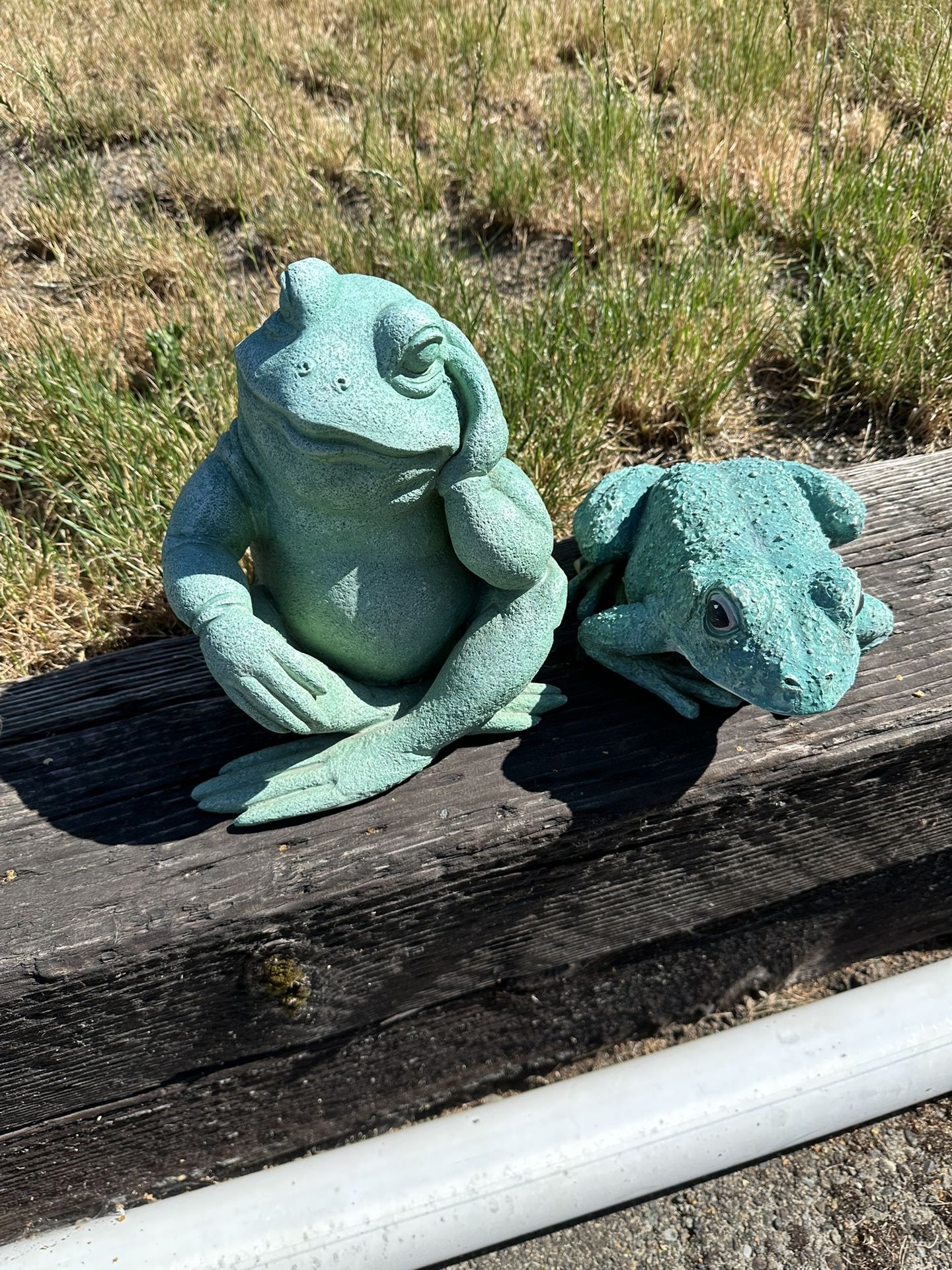 Set Of 2 Frog Yard Art for Sale in Puyallup, WA - OfferUp