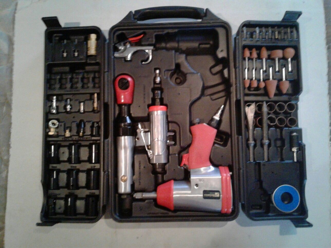 Pneumatic air tool kit. for Sale in Boynton Beach, FL - OfferUp