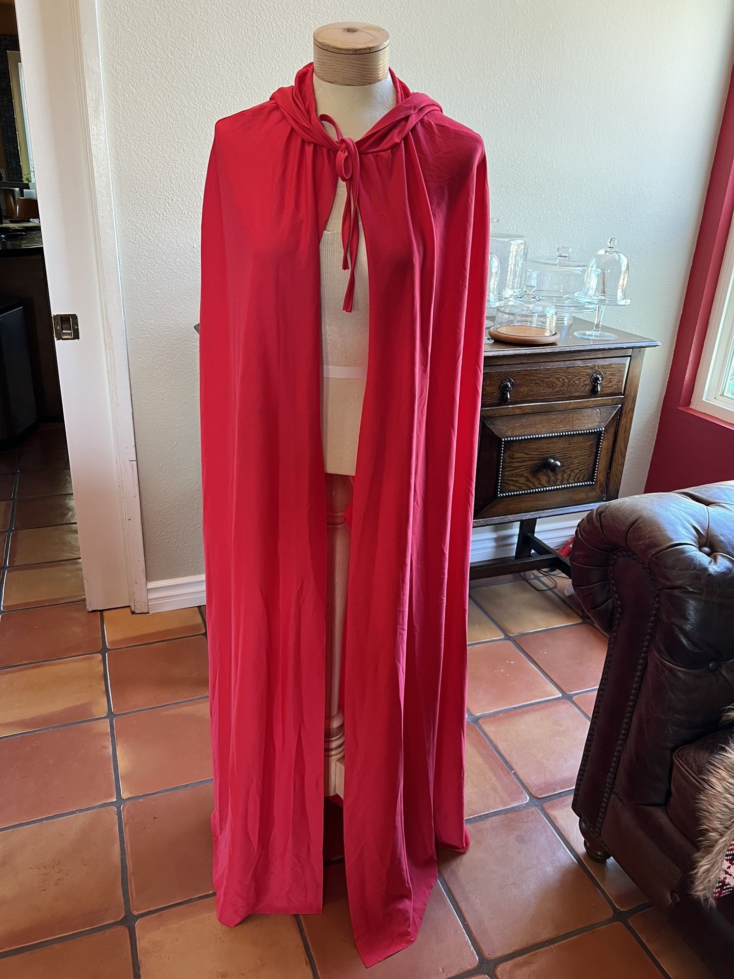 Halloween-Costumes Capes Red for Sale in Poway, CA - OfferUp