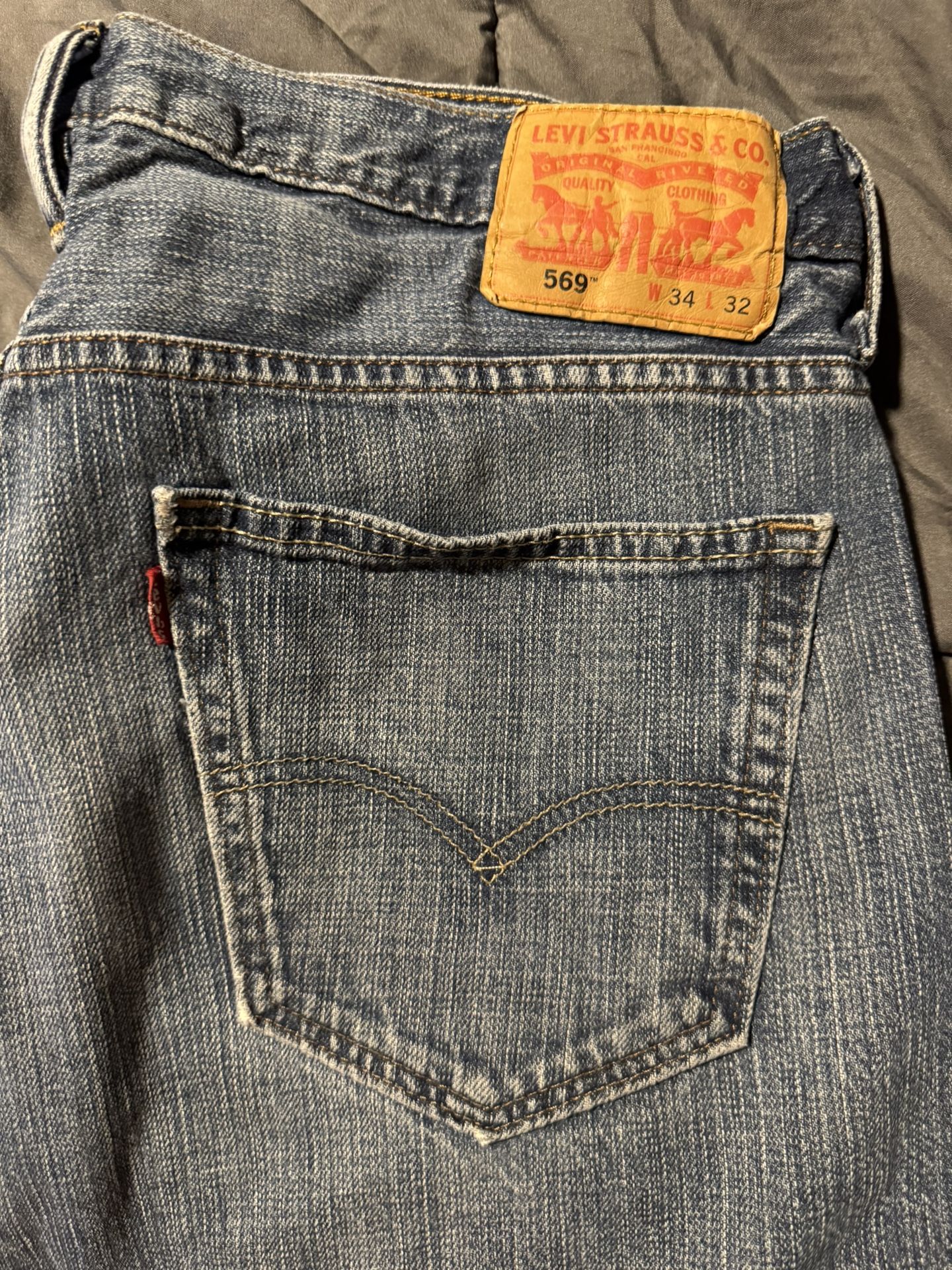 Levi’s 34x32 Jeans for Sale in Aurora, IL - OfferUp