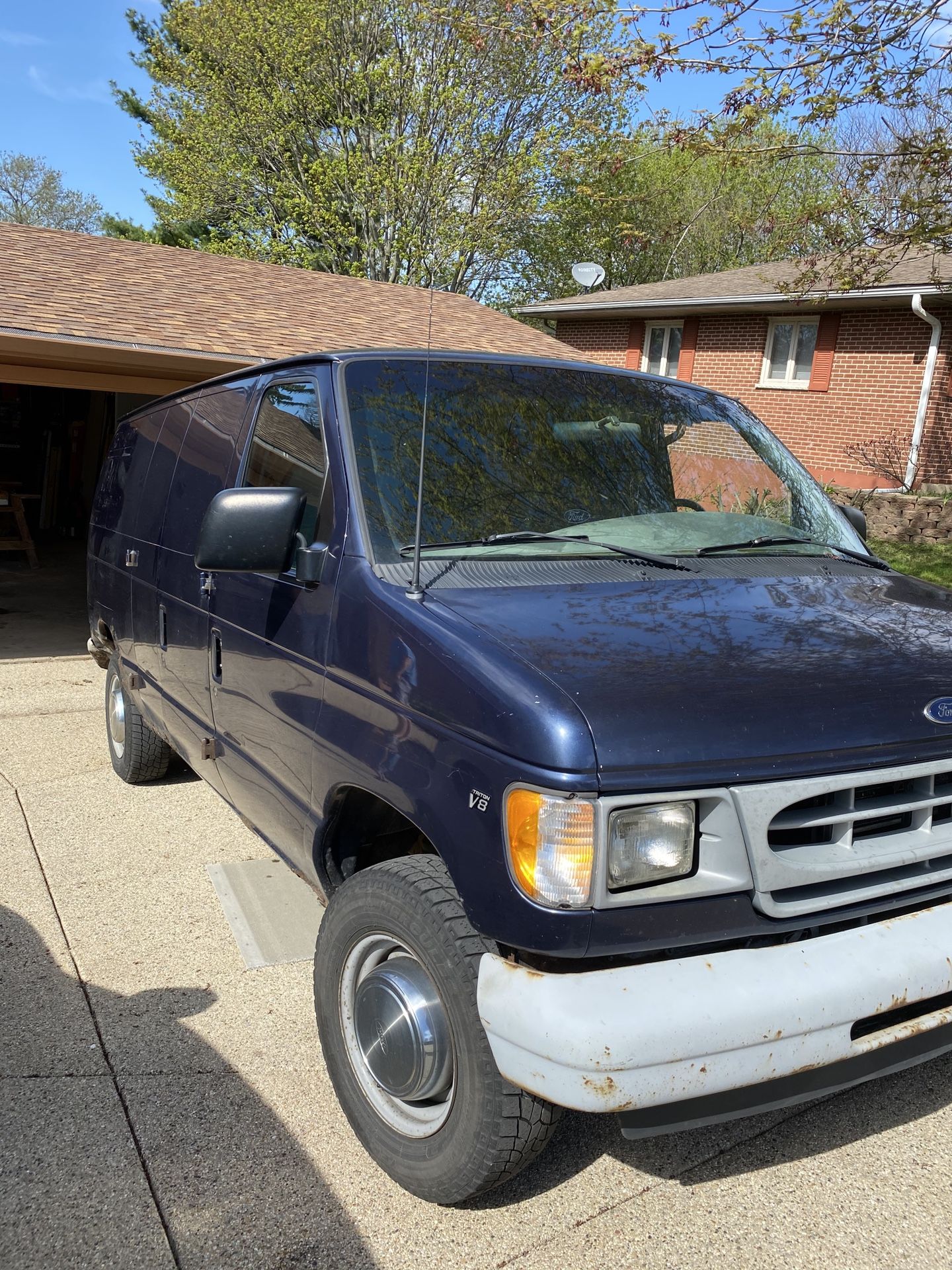 2001 Ford Econoline for Sale in Bull Valley, IL - OfferUp