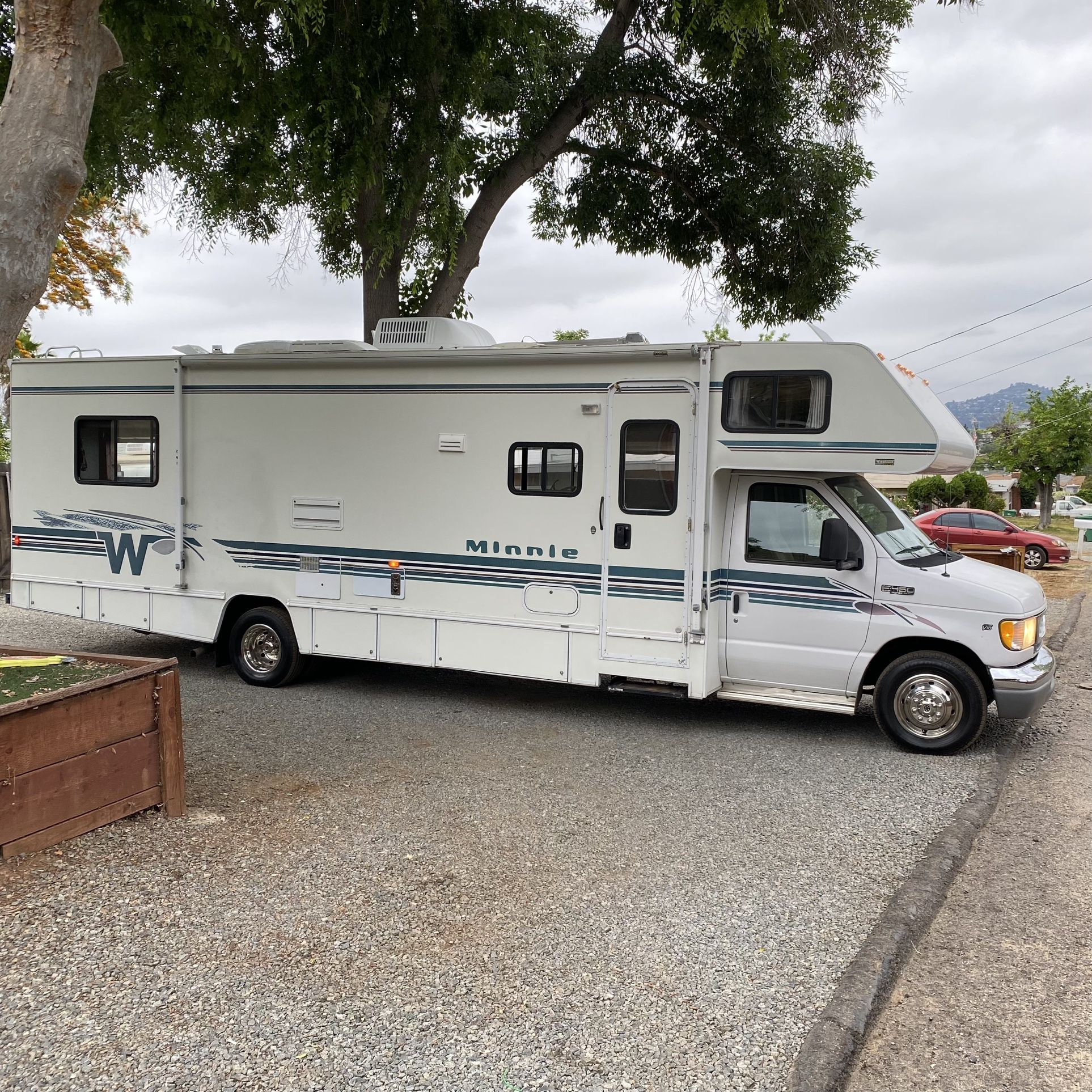 Winnebago Minnie 31 Ft Large Slide Out Runs excellent for Sale in El ...