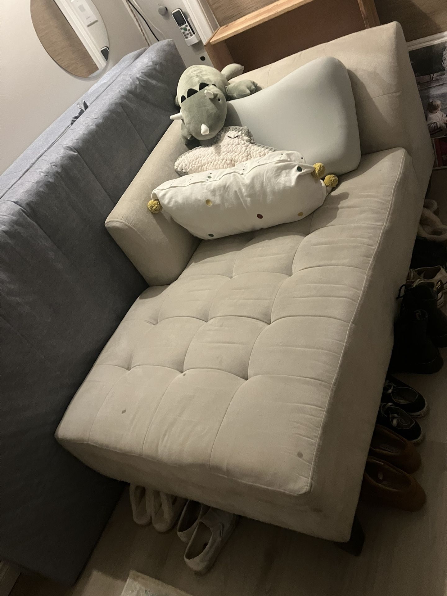 Chase Lounge/couch FREE for Sale in Huntington Beach, CA - OfferUp