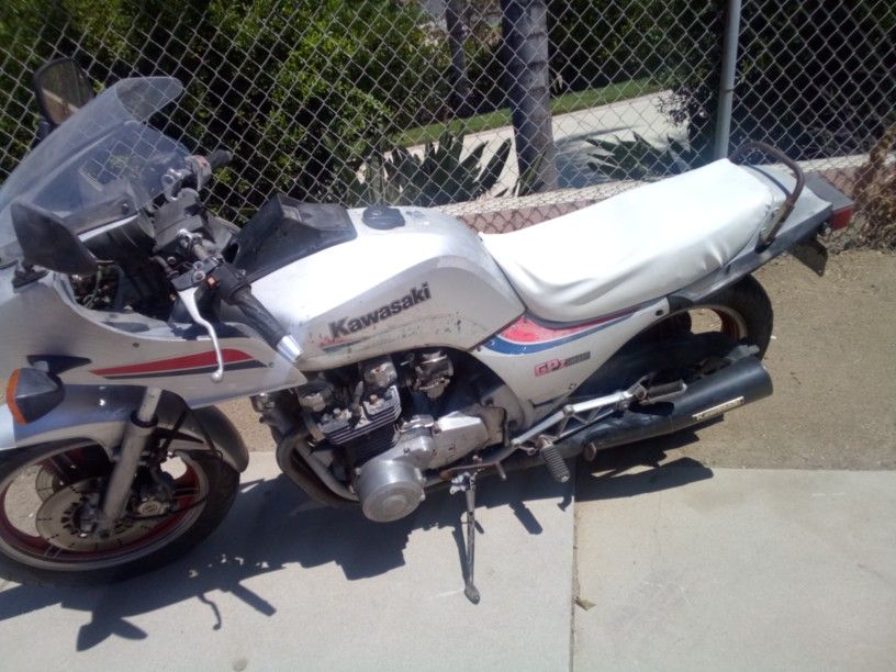 1983 Kawasaki Gpz 1100 for Sale in Norco, CA - OfferUp