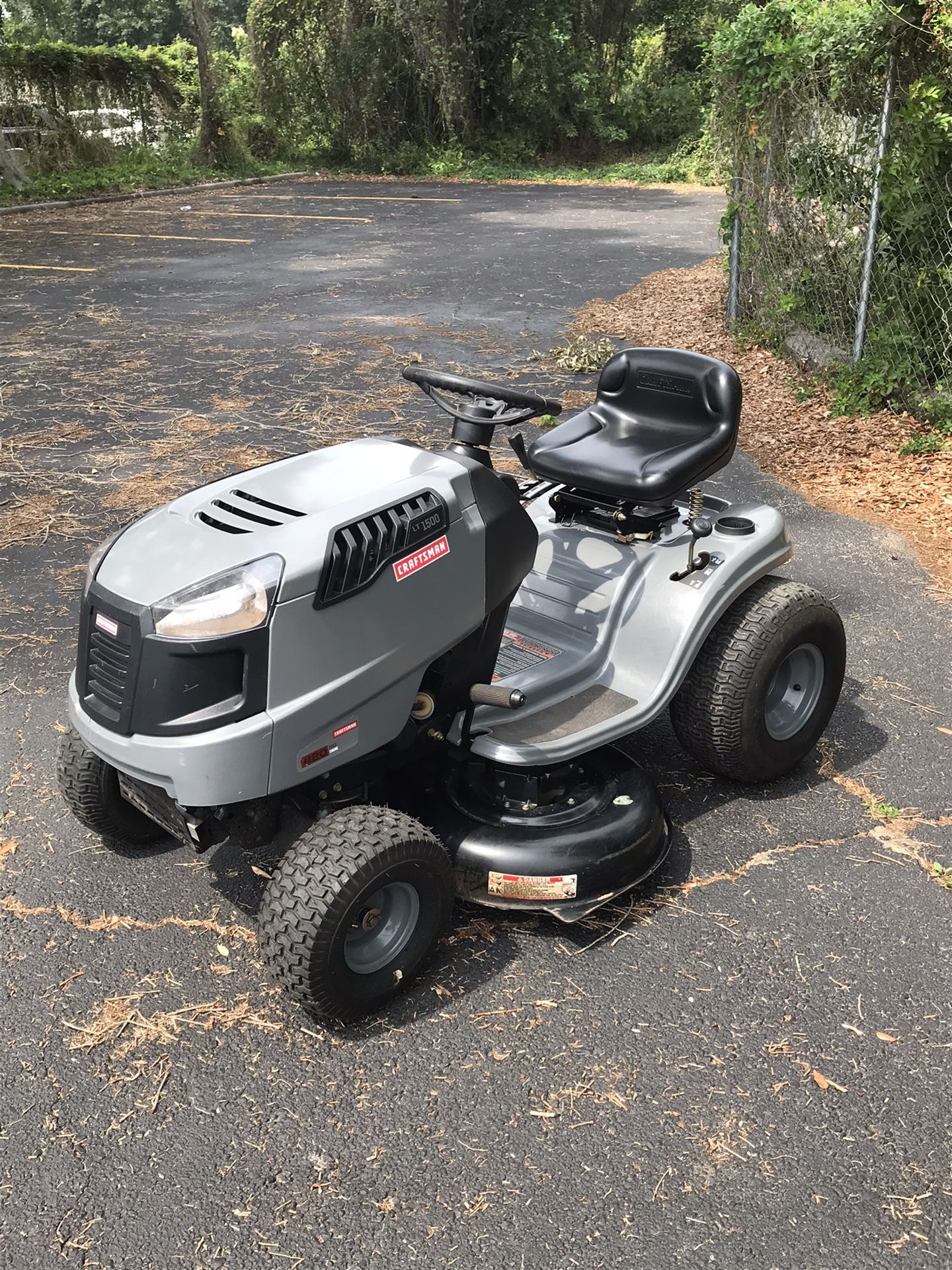 CRAFTSMAN LT1500 TRACTOR 42 INCH RIDING LAWN MOWER for Sale in Clermont ...